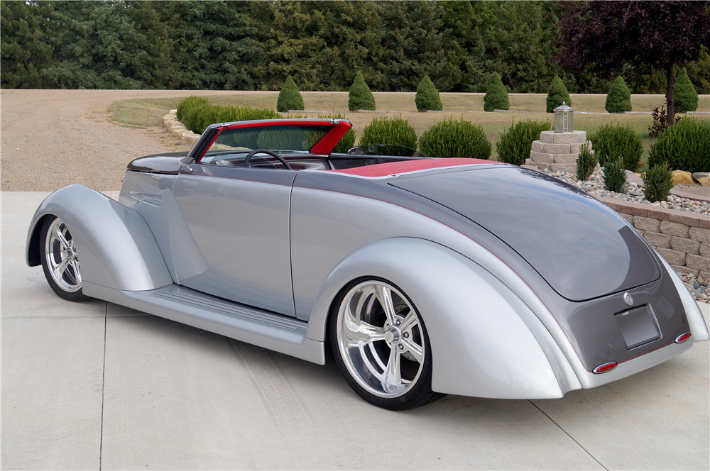 1937 FORD CUSTOM ROADSTER - Rear 3/4 - 189126