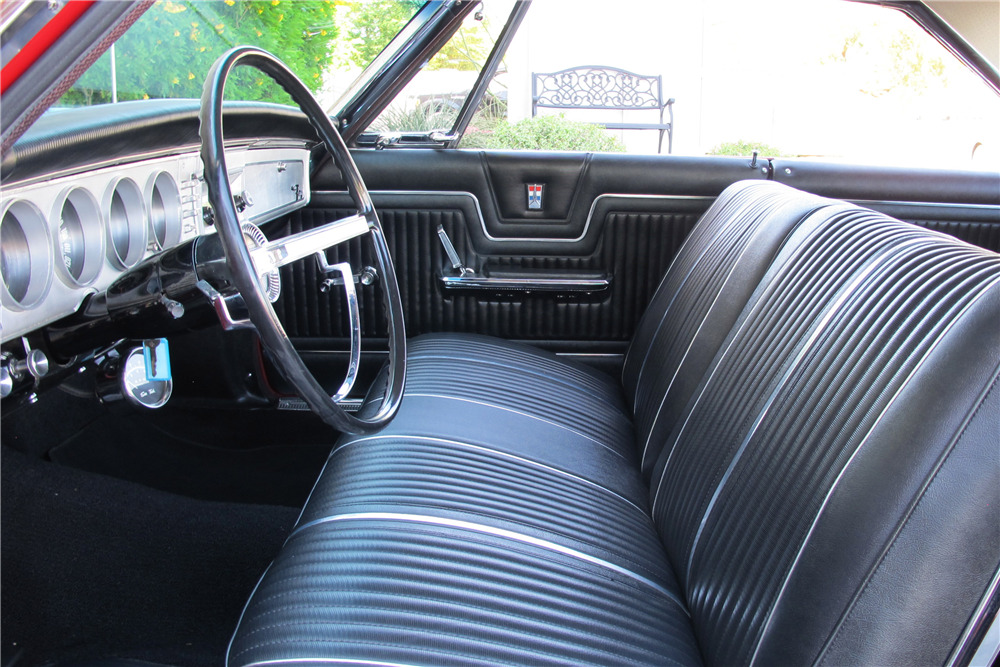 1964 PLYMOUTH FURY - Interior - 189545