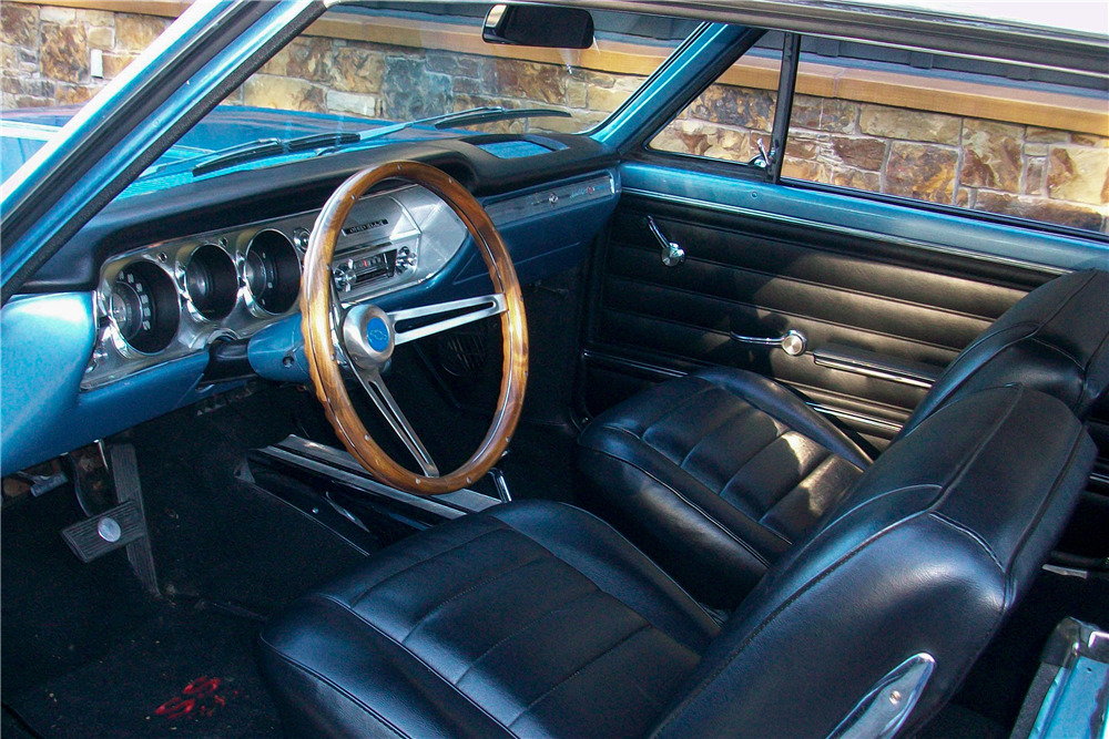 1965 CHEVROLET CHEVELLE SS - Interior - 189886