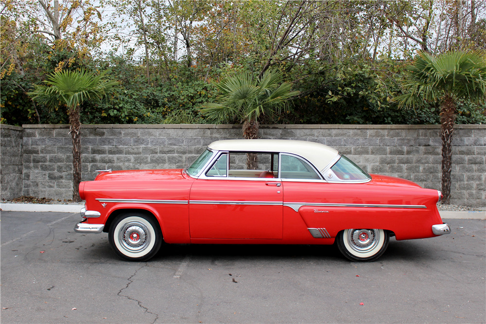 1954 FORD CRESTLINE VICTORIA - Side Profile - 190401