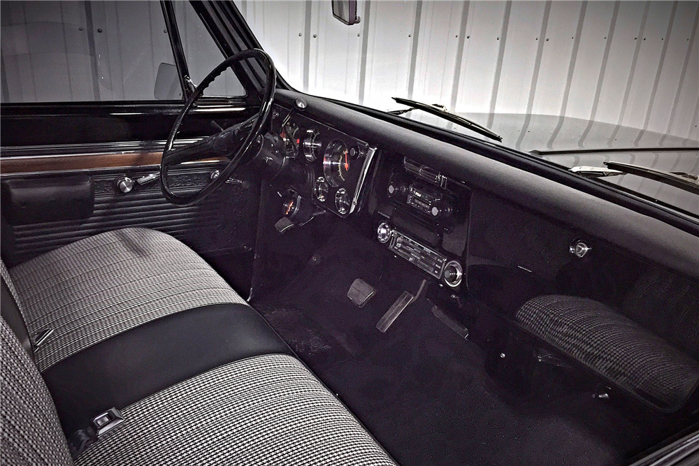 1971 CHEVROLET CHEYENNE CUSTOM PICKUP - Interior - 190494