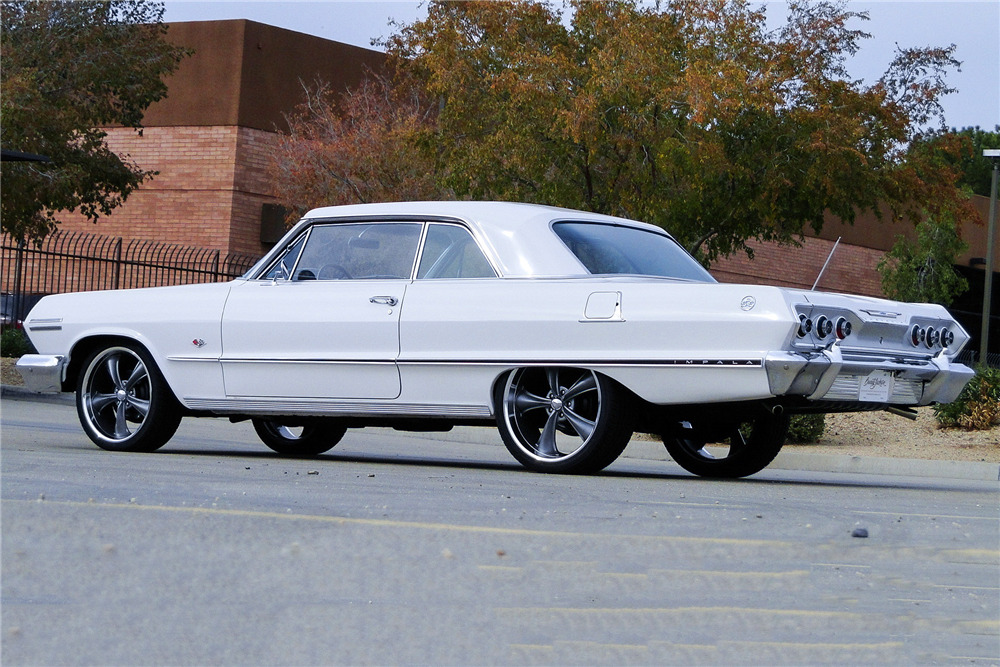 1963 CHEVROLET IMPALA SS - Rear 3/4 - 190538