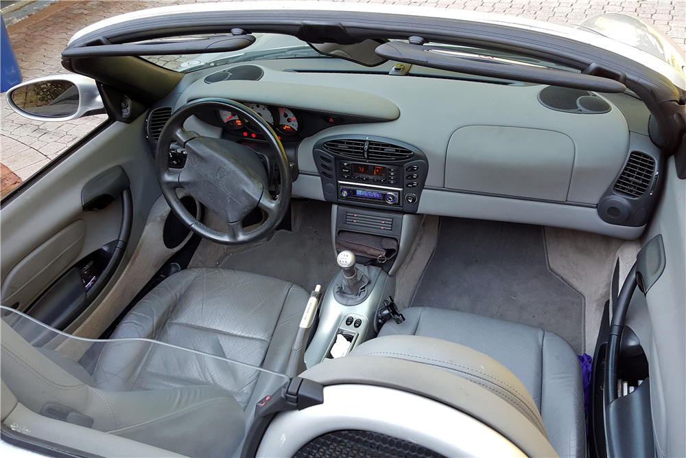 1999 PORSCHE BOXSTER CONVERTIBLE - Interior - 193966