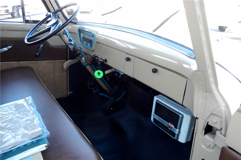 1954 FORD F-100 PICKUP - Interior - 194089
