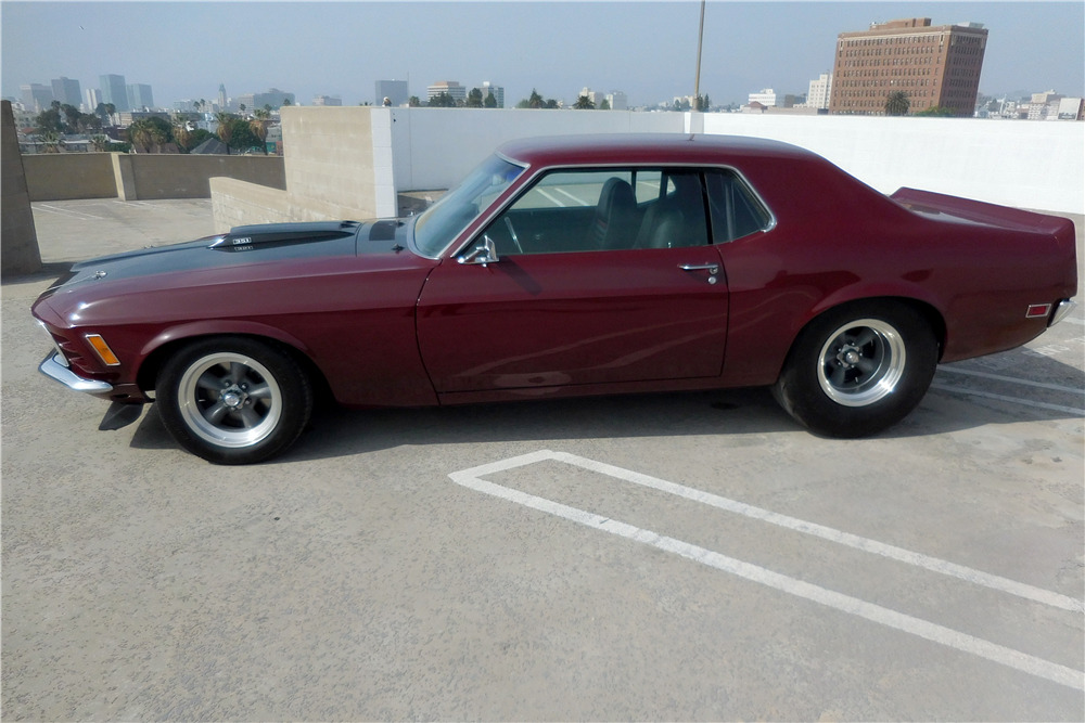 1970 FORD MUSTANG - Side Profile - 194157