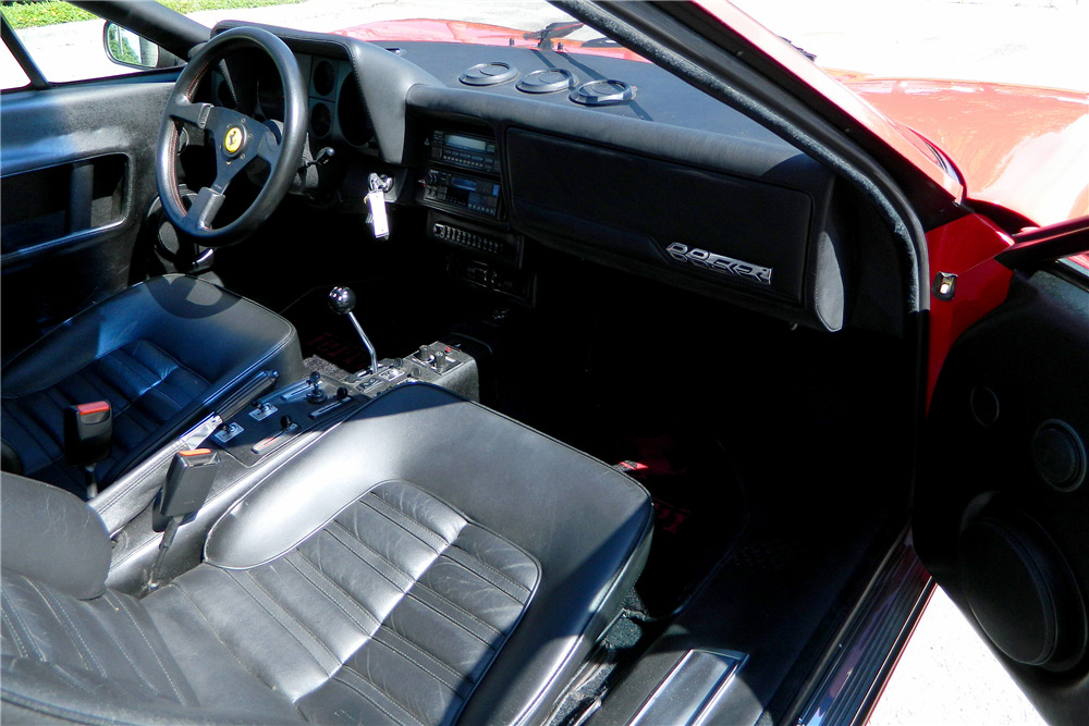 1983 FERRARI 512 BBI - Interior - 194187