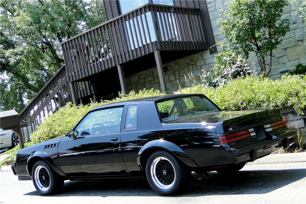 1987 BUICK GRAND NATIONAL GNX - Rear 3/4 - 194306