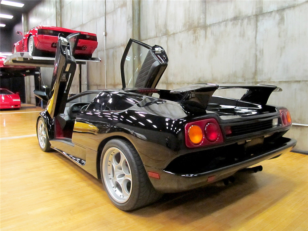 1991 LAMBORGHINI DIABLO - Rear 3/4 - 194349