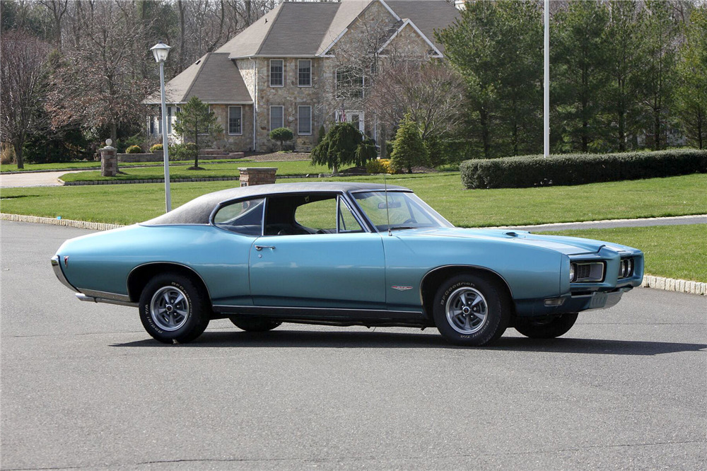 1968 PONTIAC GTO - Front 3/4 - 194721