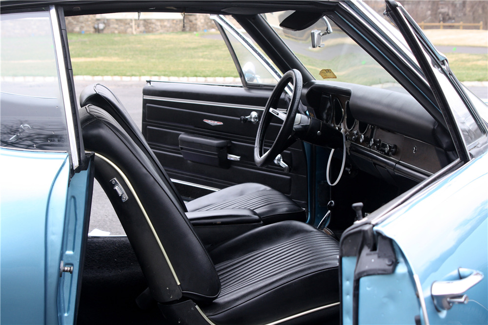 1968 PONTIAC GTO - Interior - 194721