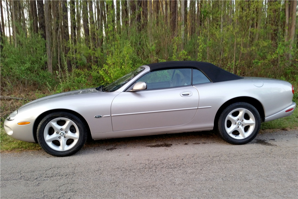 2000 JAGUAR XK8 CONVERTIBLE - Side Profile - 195032