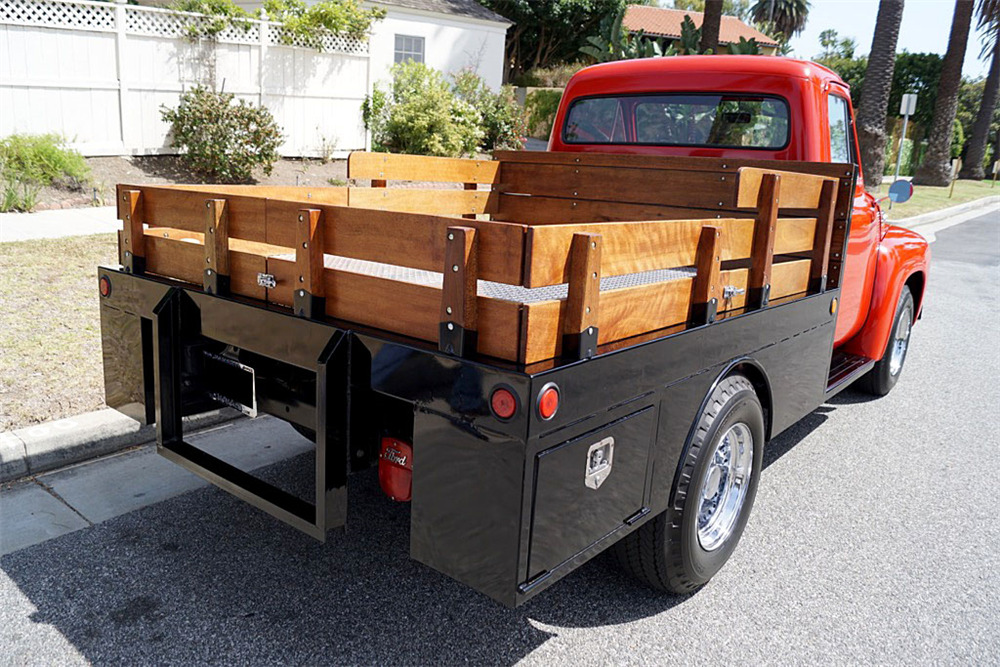 1954 FORD F-250 FLATBED PICKUP - Rear 3/4 - 196017