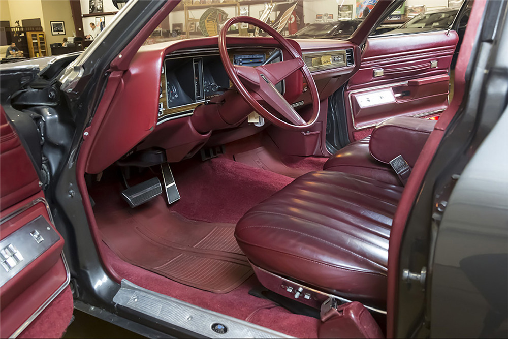 1975 PONTIAC GRAND SAFARI WAGON "JOHN WAYNE