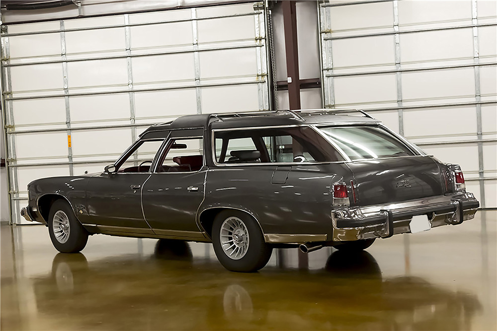 1975 PONTIAC GRAND SAFARI WAGON "JOHN WAYNE