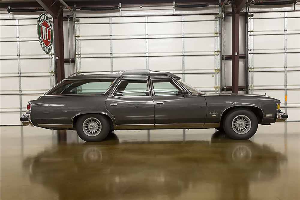 1975 PONTIAC GRAND SAFARI WAGON "JOHN WAYNE