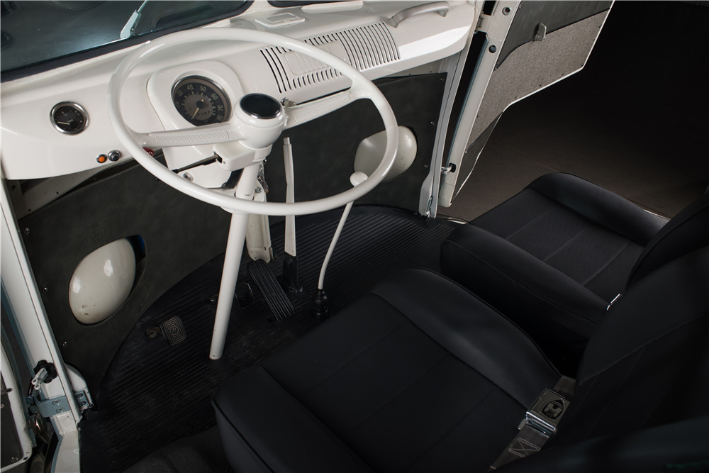 1966 VOLKSWAGEN MICROBUS - Interior - 197245
