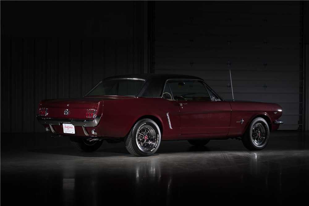 1965 FORD MUSTANG - Rear 3/4 - 198064