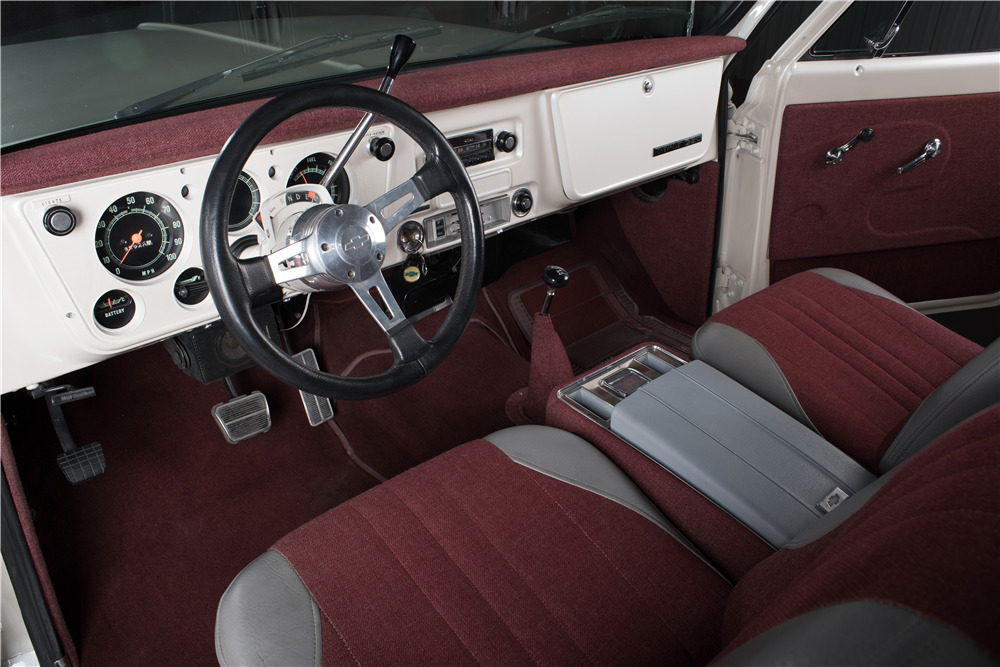 1972 CHEVROLET BLAZER CUSTOM 4X4 CONVERTIBLE - Interior - 198092