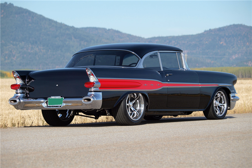 1957 PONTIAC CHIEFTAIN CUSTOM HARDTOP - Rear 3/4 - 198192
