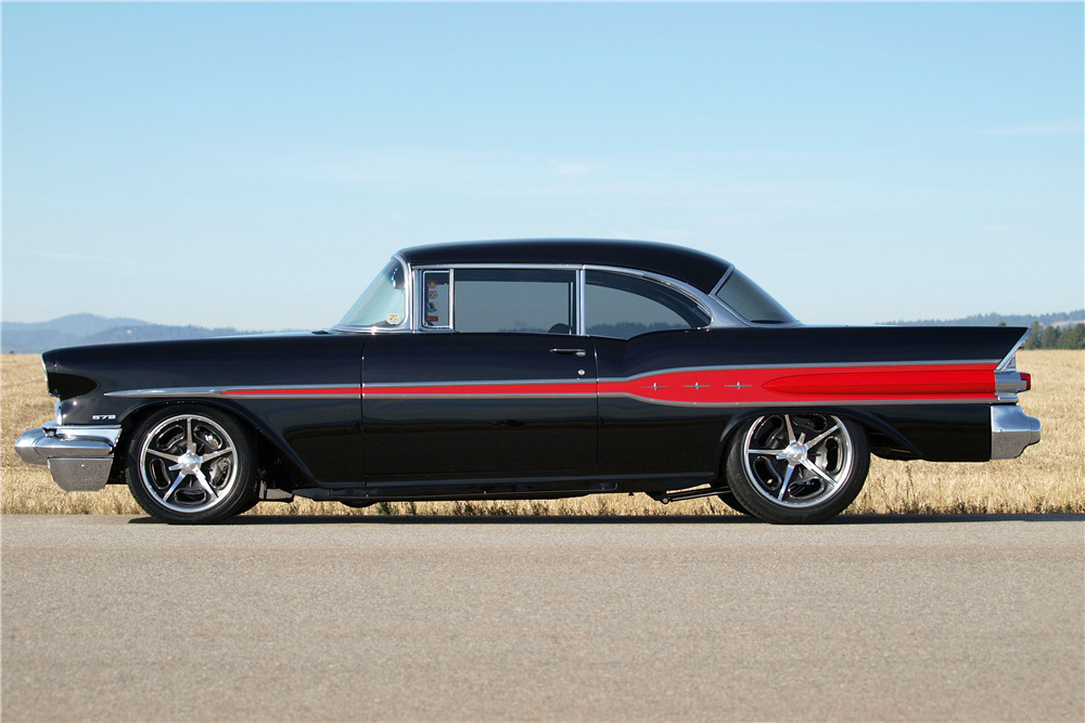 1957 PONTIAC CHIEFTAIN CUSTOM HARDTOP - Side Profile - 198192