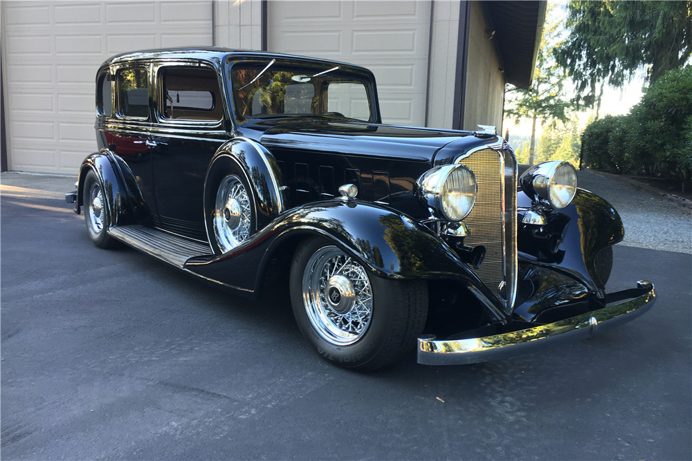 1933 BUICK SERIES 60 MODEL 67 CUSTOM SEDAN - Front 3/4 - 198304