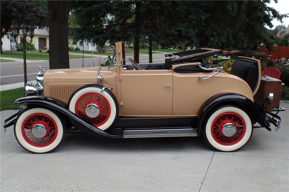 1929 PONTIAC CONVERTIBLE - Side Profile - 198509