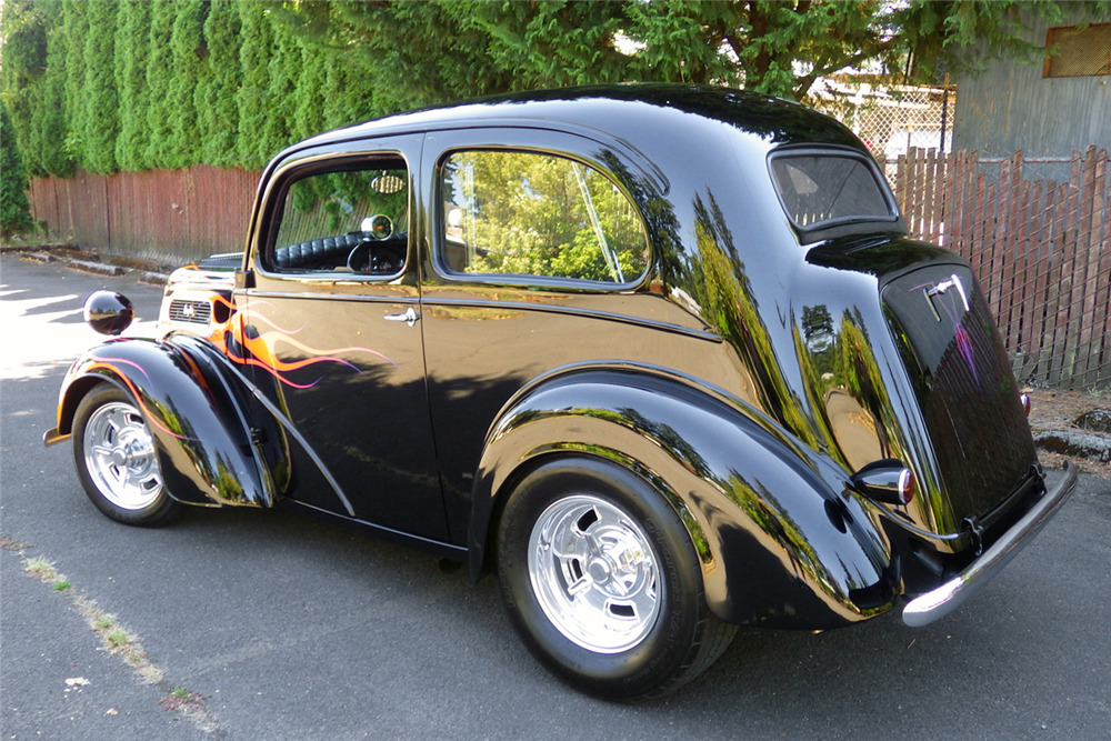 1949 FORD ANGLIA CUSTOM COUPE - Rear 3/4 - 198647