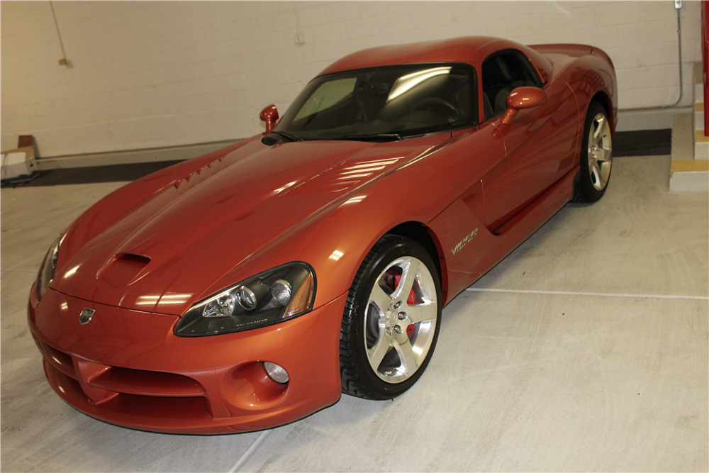 2006 DODGE VIPER SRT/10 - Front 3/4 - 198676