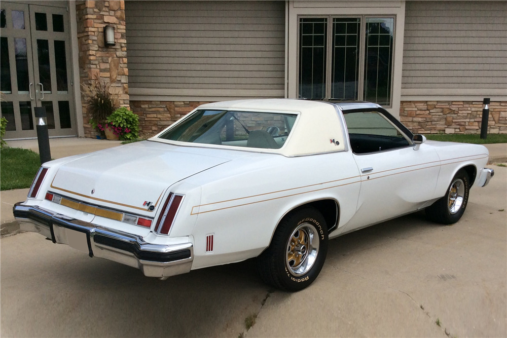 1975 OLDSMOBILE HURST W30 - Rear 3/4 - 198723