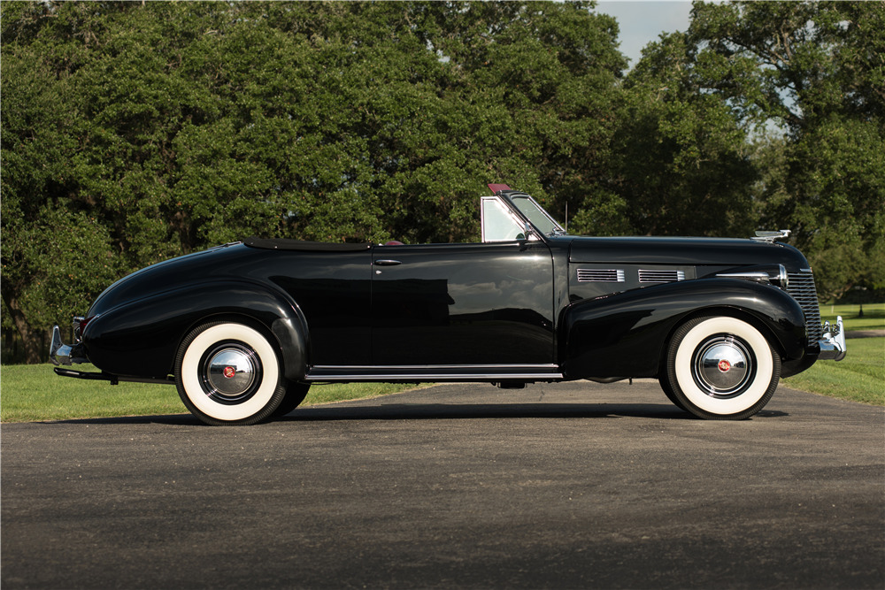 1940 CADILLAC SERIES 62 CONVERTIBLE - Side Profile - 198925