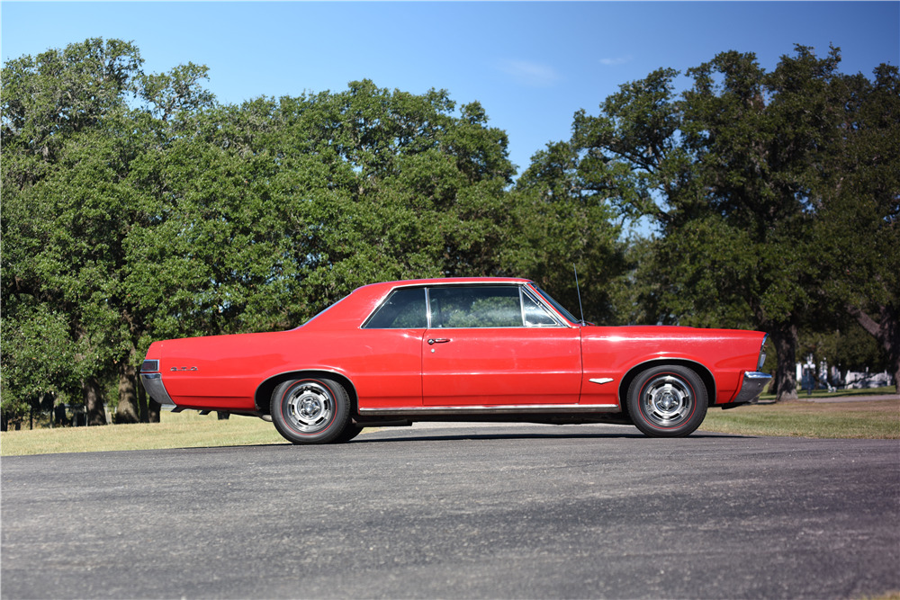 1965 PONTIAC GTO - Side Profile - 199955