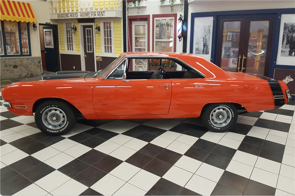 1970 DODGE DART - Side Profile - 200035