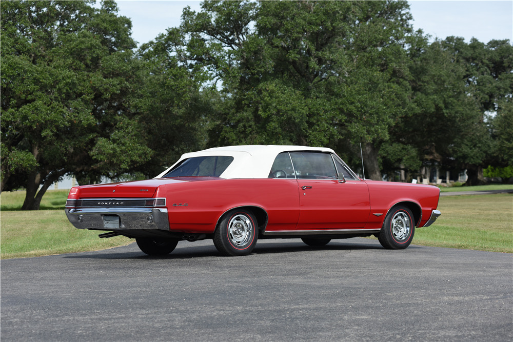 1965 PONTIAC GTO CONVERTIBLE - Rear 3/4 - 200064