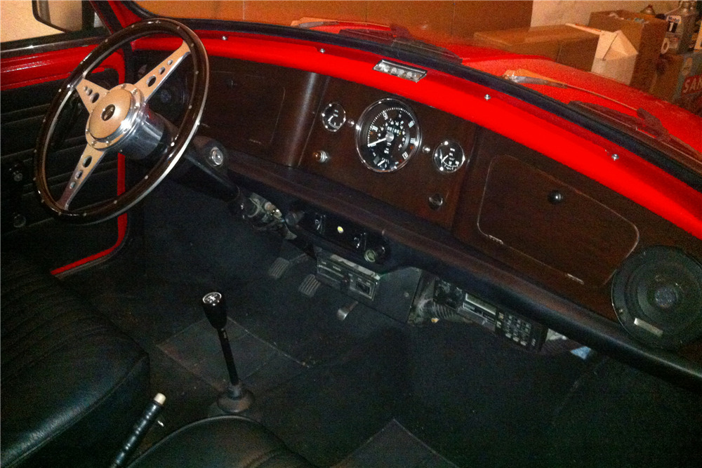 1972 AUSTIN MINI - Interior - 200469