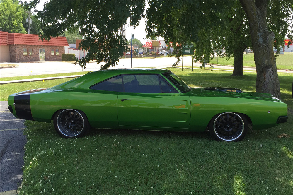 1970 DODGE CHARGER R/T CUSTOM HARDTOP - Side Profile - 200471
