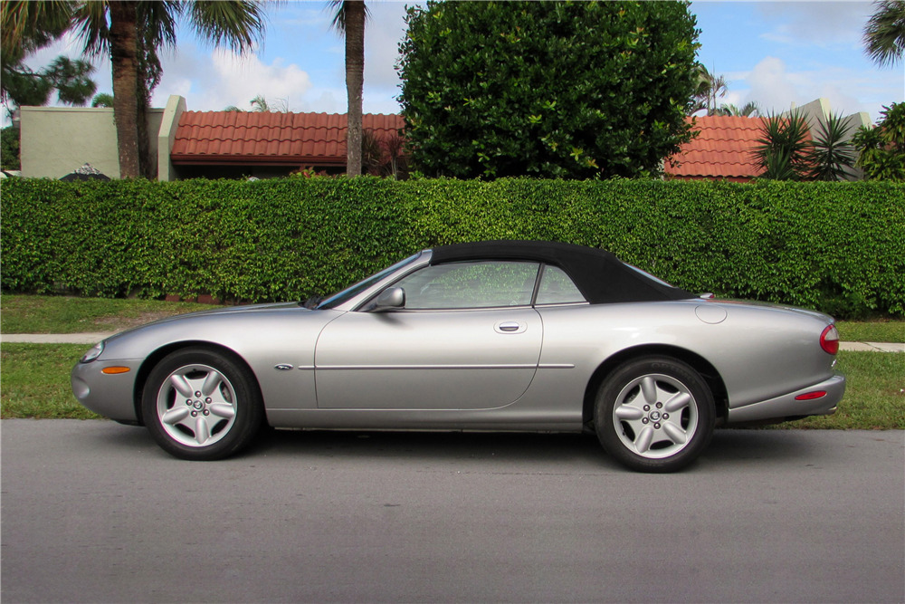 1999 JAGUAR XK8 CONVERTIBLE - Side Profile - 200907
