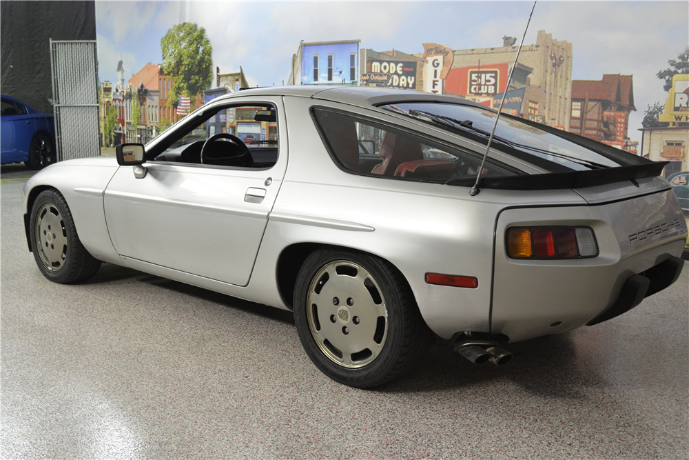 1983 PORSCHE 928S - Rear 3/4 - 201163