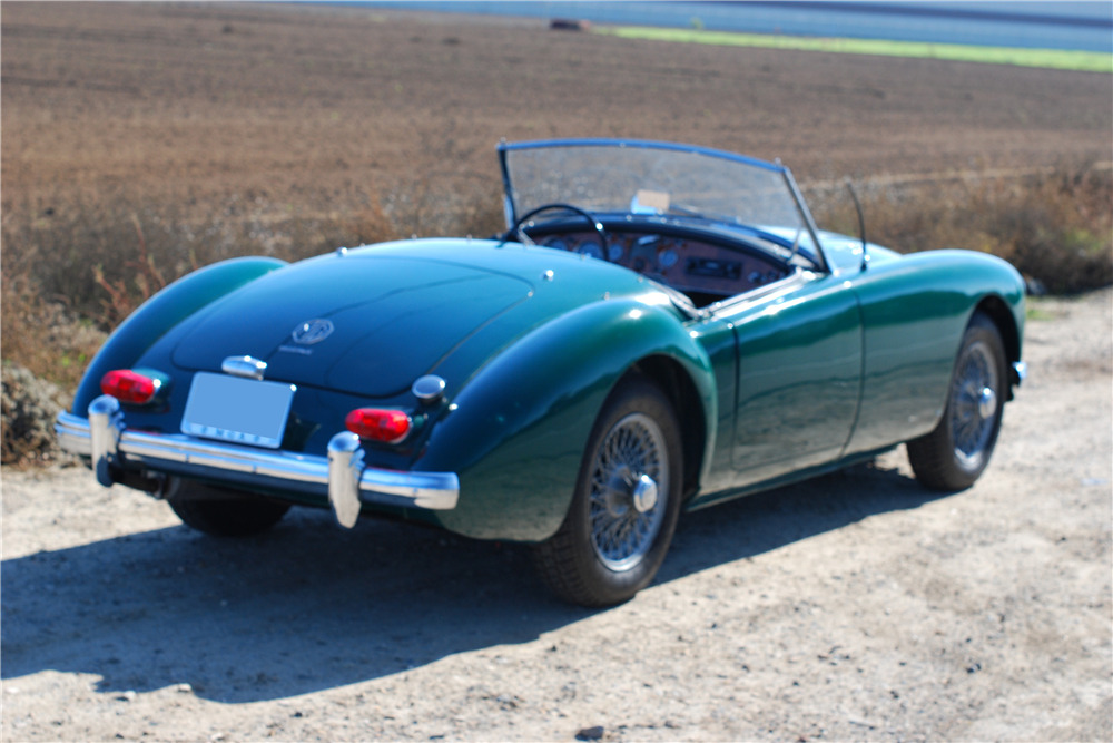 1962 MG MGA MARK II ROADSTER - Rear 3/4 - 201227