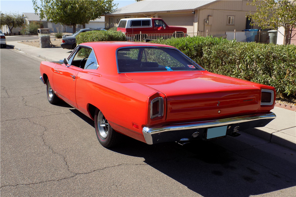 1969 PLYMOUTH ROAD RUNNER - Rear 3/4 - 201424