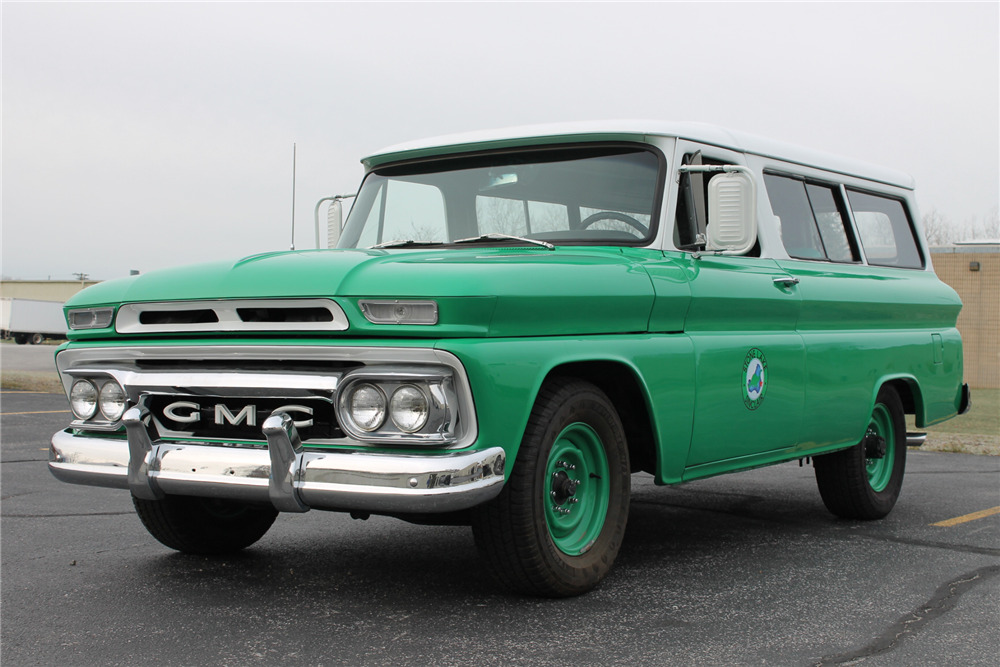 1966 GMC SUBURBAN SUV - Front 3/4 - 201526