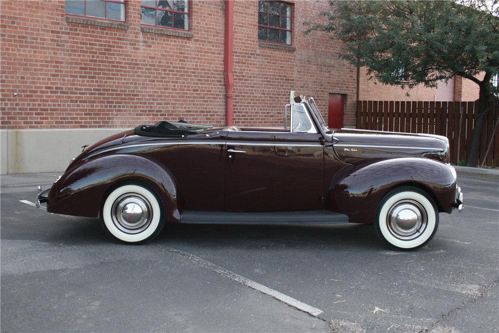 1940 FORD DELUXE CONVERTIBLE - Side Profile - 201738