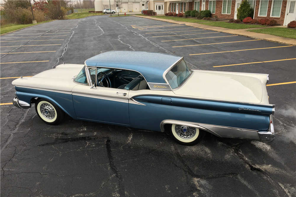 1959 FORD SKYLINER CONVERTIBLE - Rear 3/4 - 201822