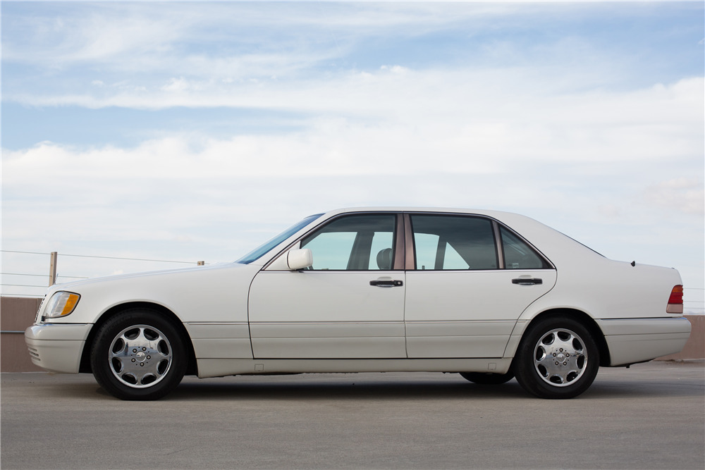 1995 MERCEDES-BENZ S600 4-DOOR SEDAN - Side Profile - 202173