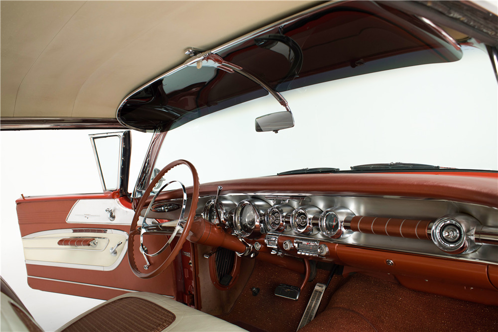 1958 PONTIAC BONNEVILLE FUEL-INJECTED HARDTOP - Interior - 202261
