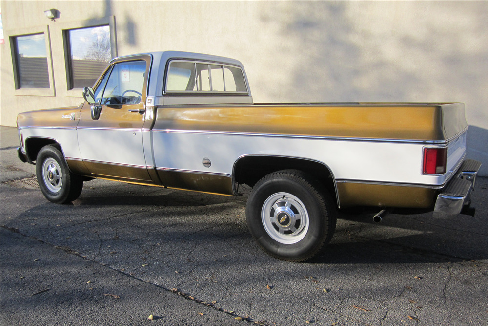 1976 CHEVROLET C-20 PICKUP - Rear 3/4 - 202296