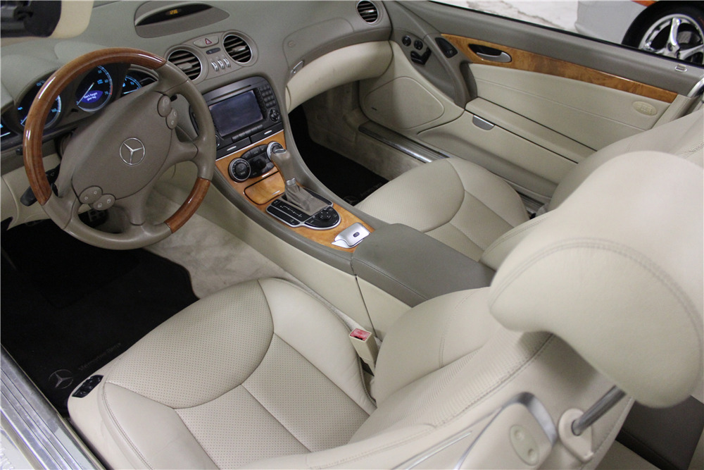 2007 MERCEDES-BENZ SL550 - Interior - 203563
