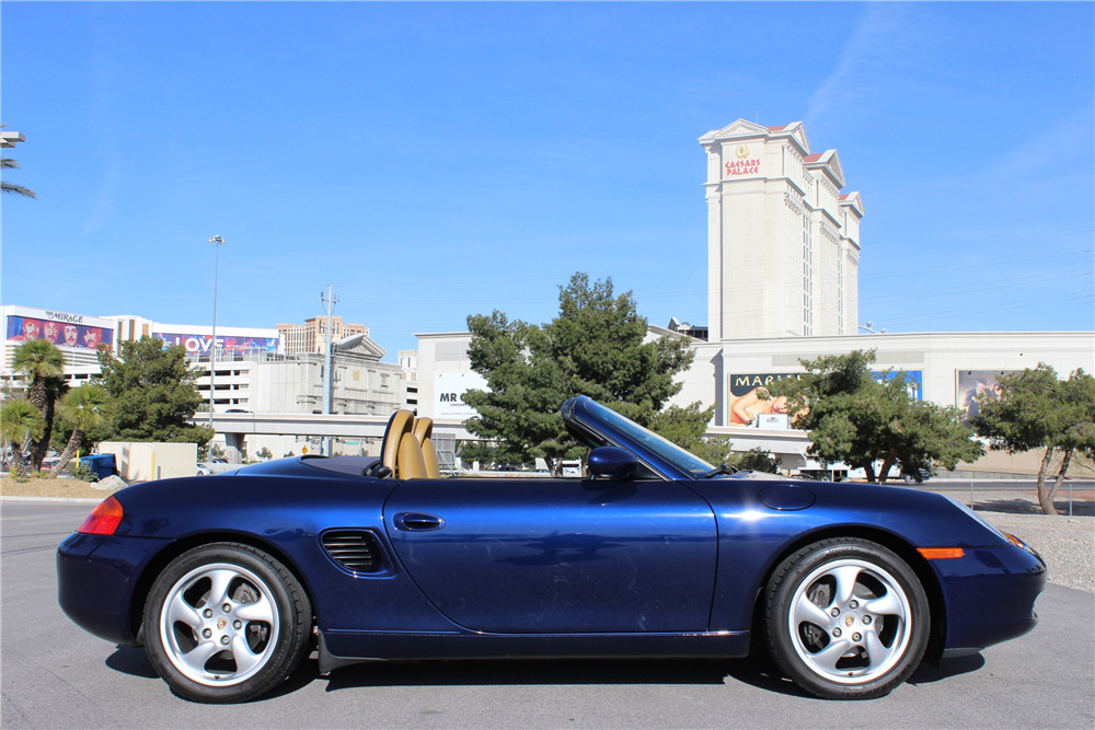 2001 PORSCHE BOXSTER CONVERTIBLE - Side Profile - 206397