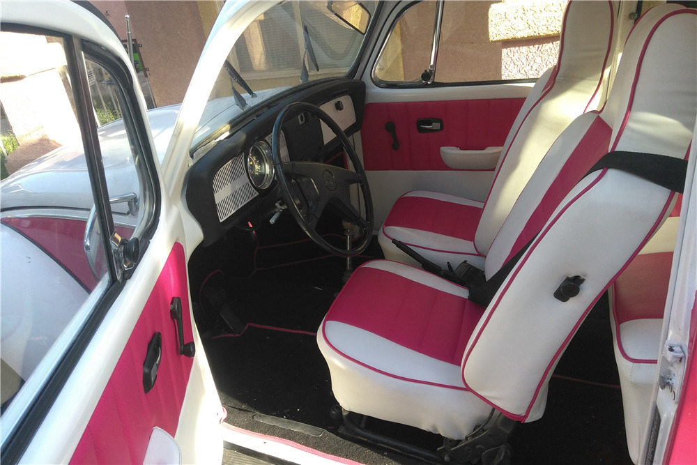 1972 VOLKSWAGEN BEETLE - Interior - 206526