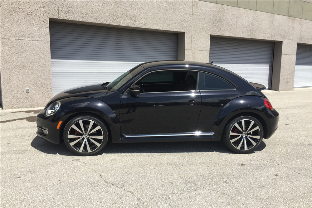 2012 VOLKSWAGEN BEETLE - Side Profile - 207078