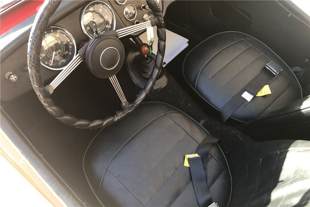 1959 TRIUMPH TR3 CONVERTIBLE - Interior - 207153